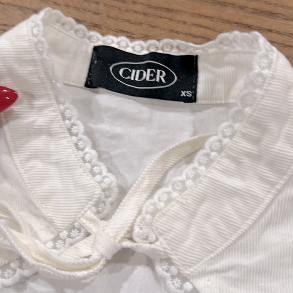 Cider | Tops | Cider Floral Trim Warm Long Sleeve Crop Top Xs | Poshmark